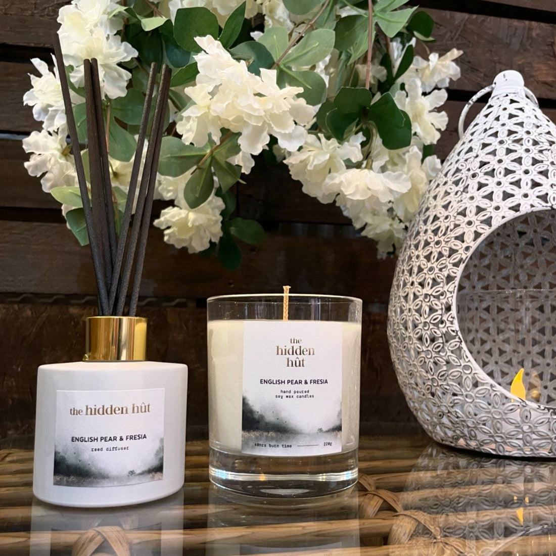 English Pear & Freesia 100ml Reed Diffuser – the hidden hut